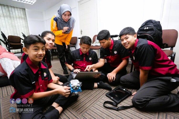 Wujud penurunan minat pelajar sekolah pada STEM - Utusan Malaysia