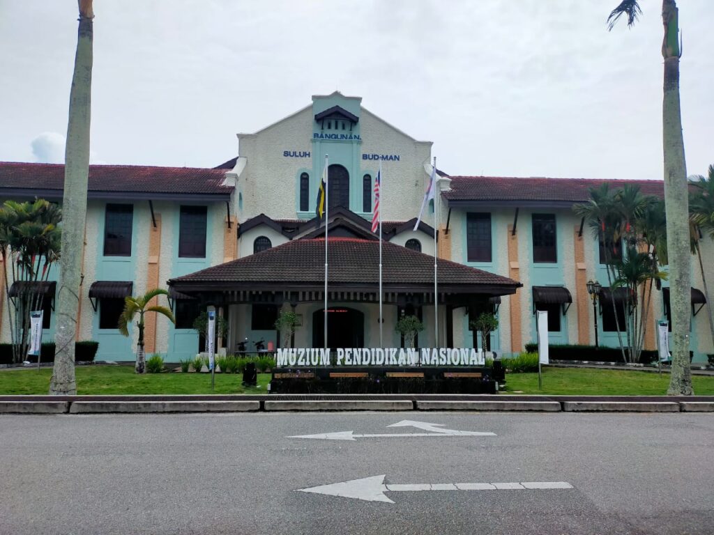 4,000 koleksi nadir di UPSI - Utusan Malaysia