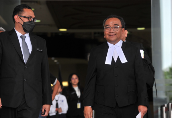 Bekas Hakim Besar Malaya kini peguam - Utusan Malaysia