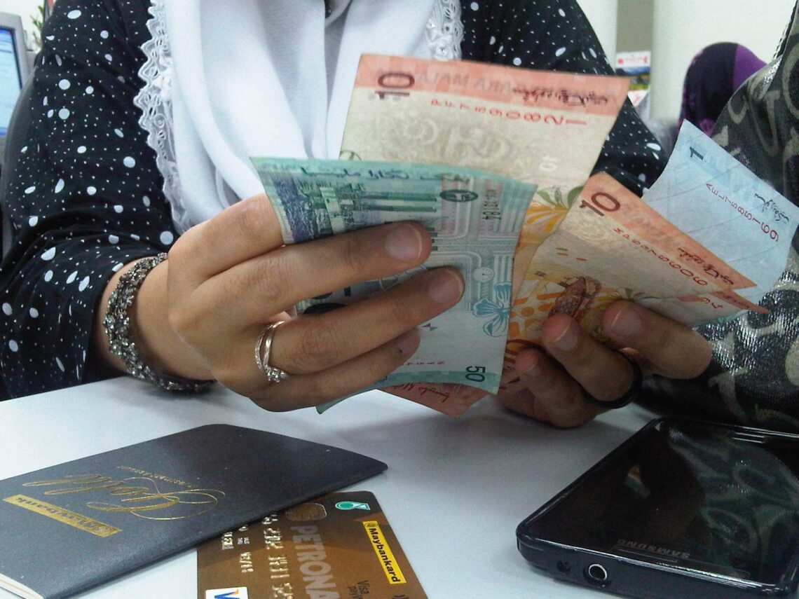 Hutang isi rumah: Perlu tingkat kesedaran rakyat - Utusan Malaysia