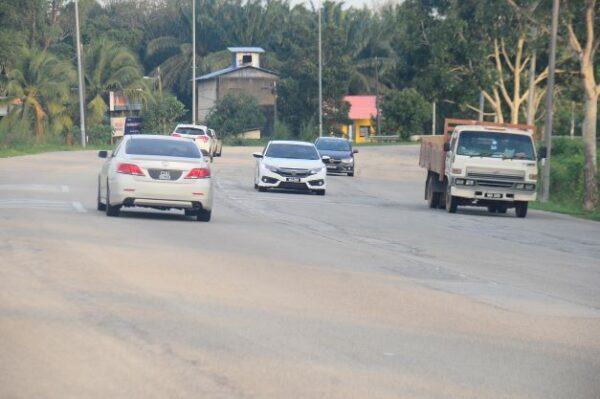 Garisan putih jalan raya tiada kualiti? - Utusan Malaysia