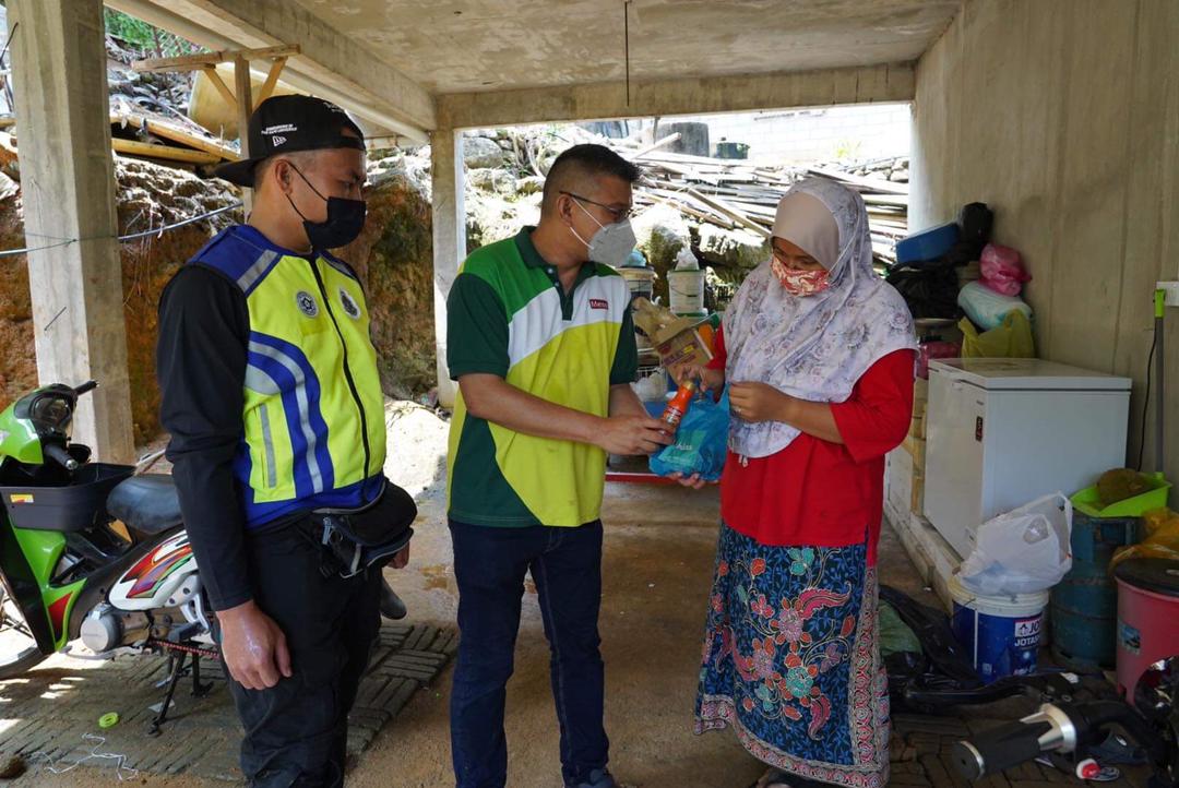 200 terima daging korban anjuran Ikhlas.Com, Mahsuri Food dan IPD Besut ...