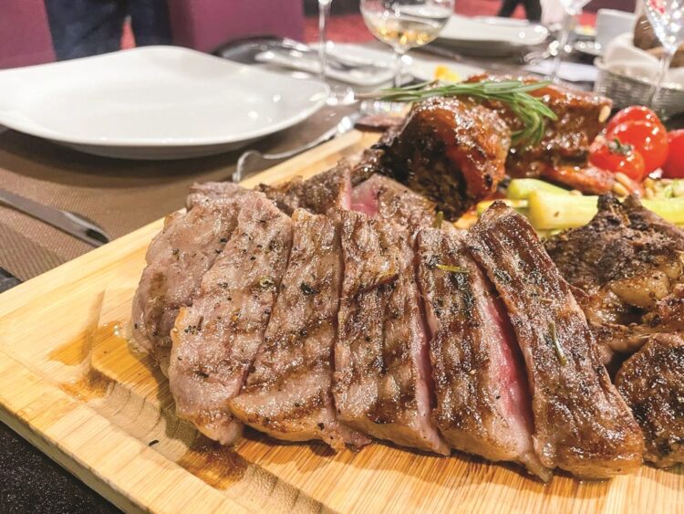 Daging premium berkualiti untuk si ‘karnivor’