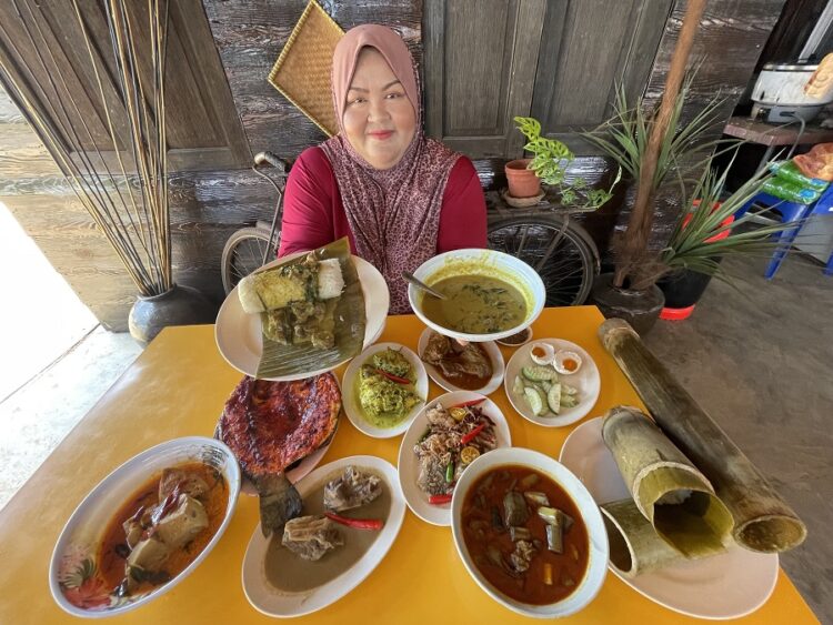 Aroma nasi, daging buluh membuka selera D’Atap - Utusan Malaysia