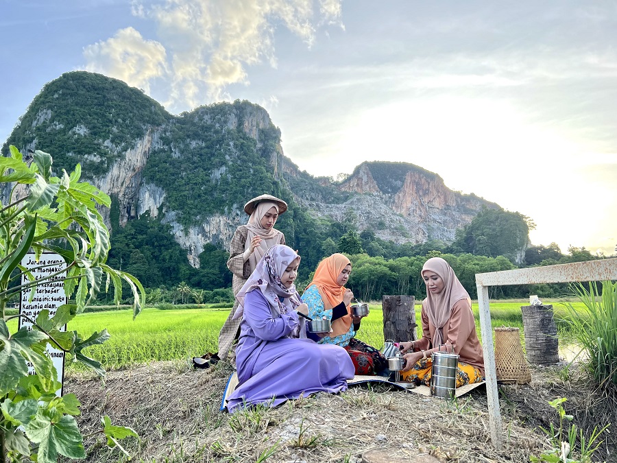 Balbuk Haus ‘cafe’ tengah bendang
