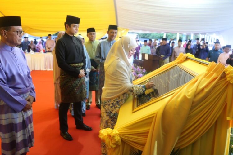 Masjid Tunku Azizah Iskandar Bentong dirasmi - Utusan Malaysia