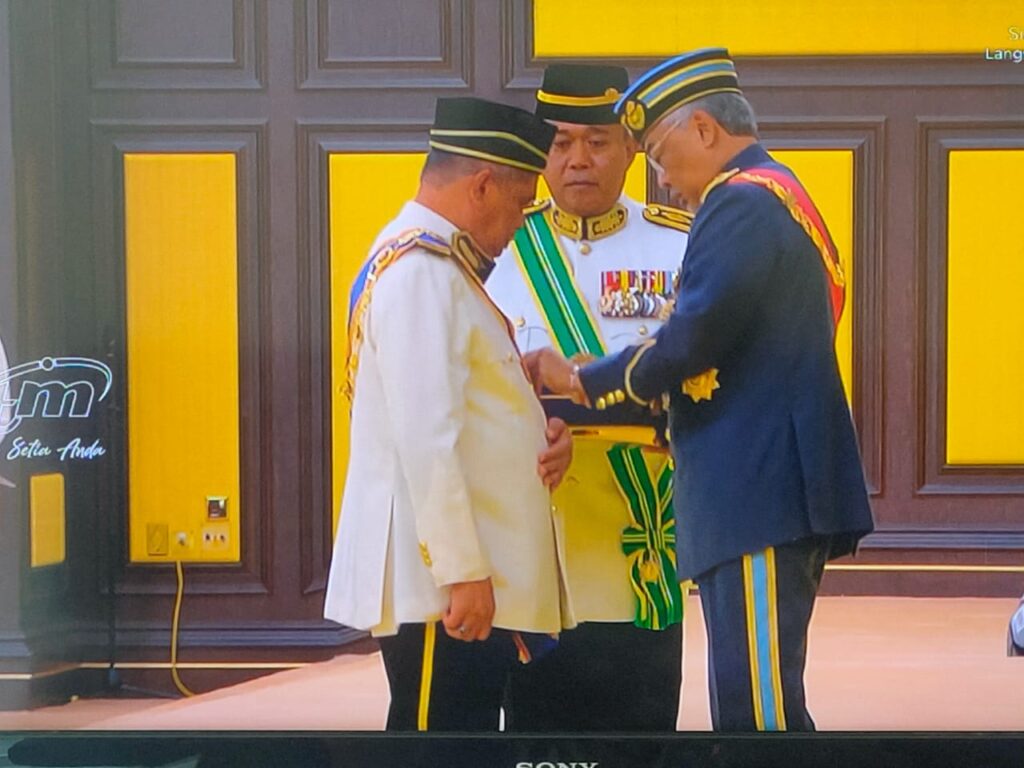 Tahniah Mohamad Sabu Terima Gelaran Datuk Seri ~ Betul Bro