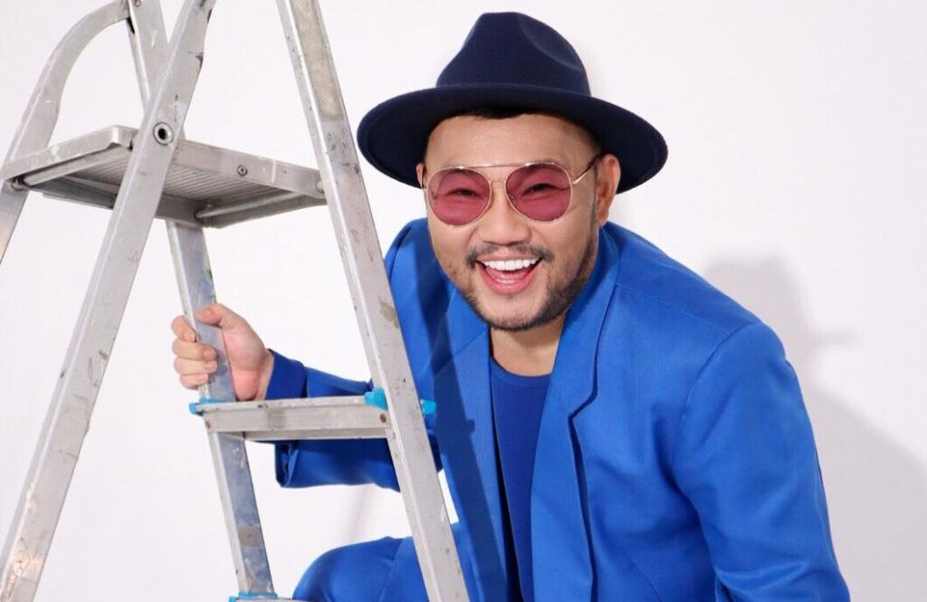 Ada pelakon curi-curi pakai bulu mata palsu - Michael Ang - Utusan Malaysia