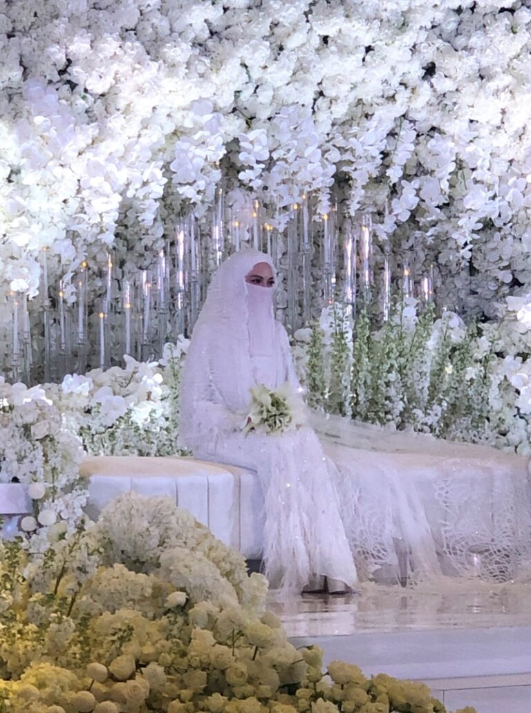 Neelofa, PU Riz sah suami isteri (VIDEO) - Utusan Malaysia