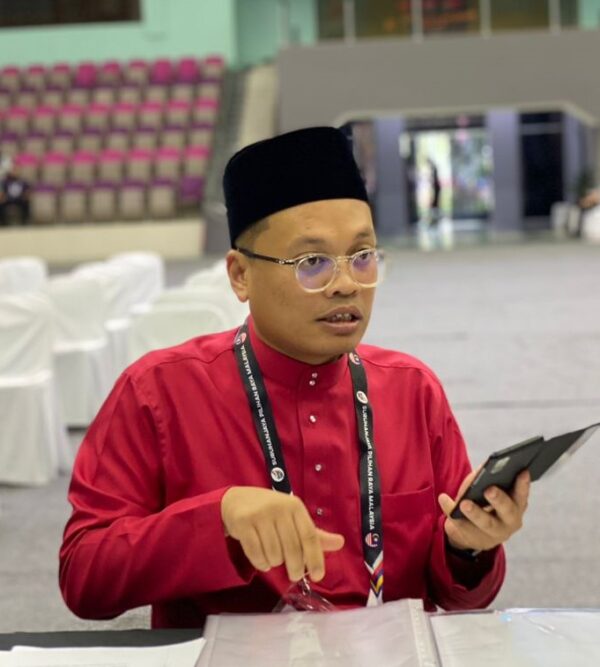 Enam calon hadir pusat penamaan calon Setiawangsa