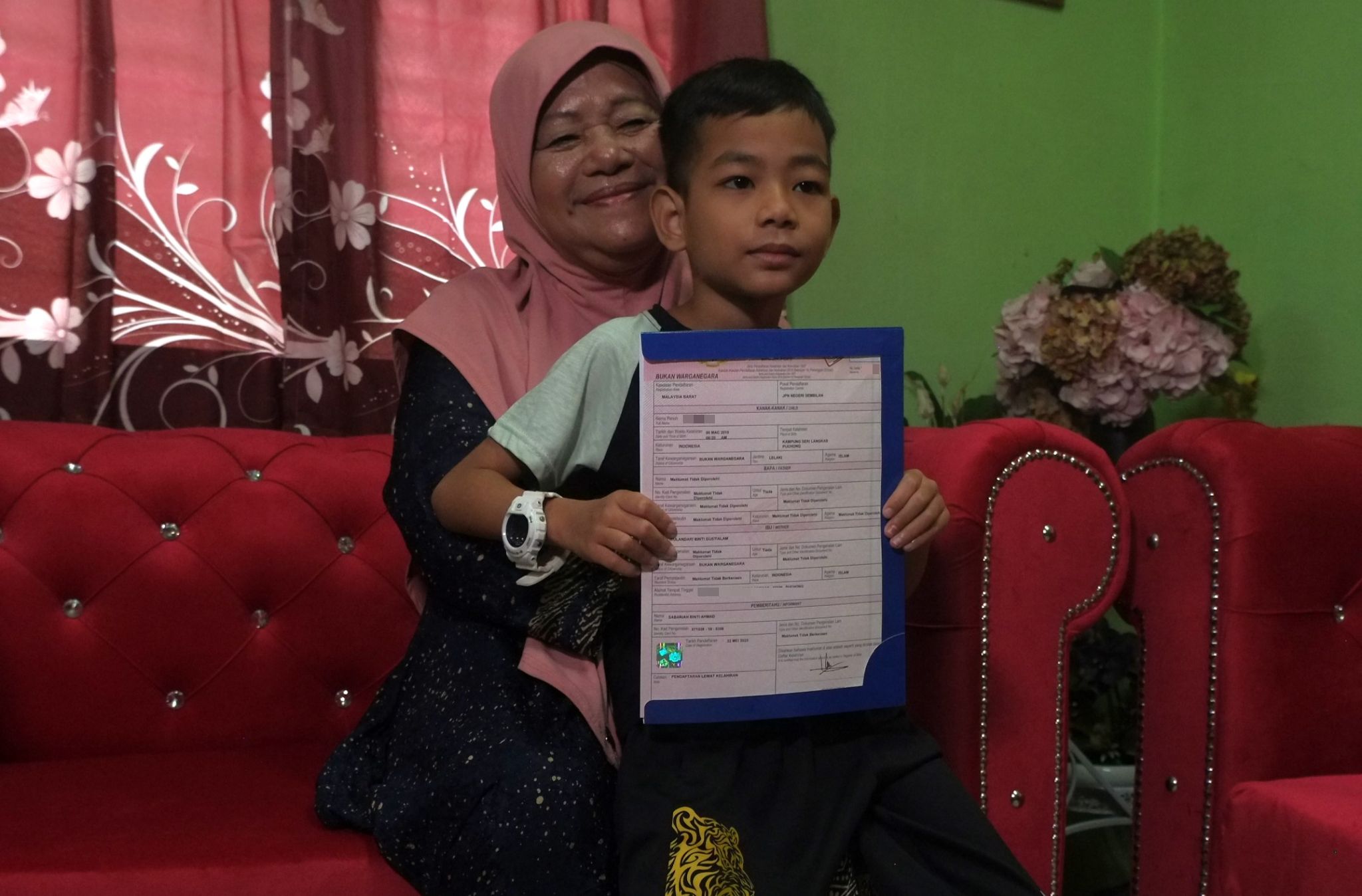 Tiada dokumen diri: JPN bantu Muhammad Yusri peroleh sijil lahir ...