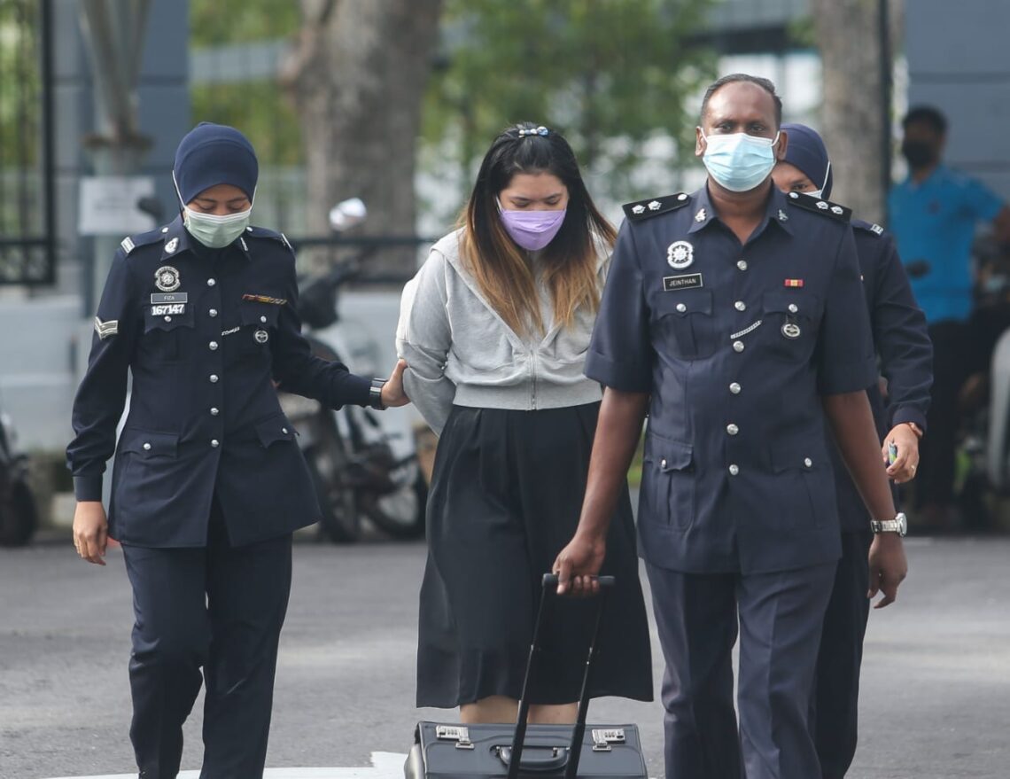 Bekas pengarah syarikat didakwa pecah amanah RM500,000
