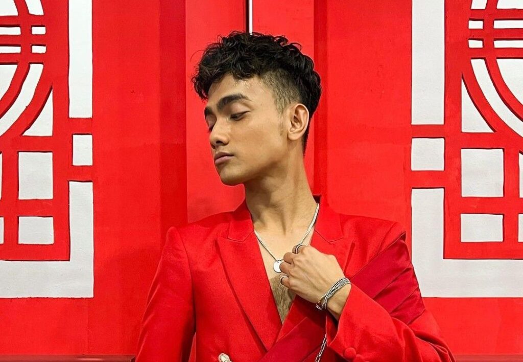 Big Stage 5: Naufal Azrin pakai rantai, dedah dada dipersoal netizen ...