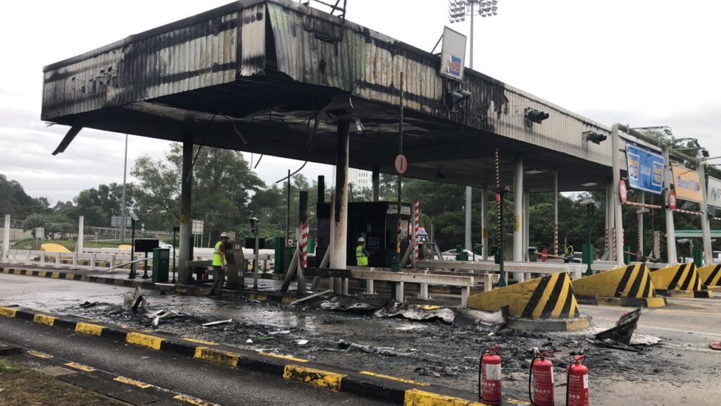 Laluan keluar Plaza Tol UPM ditutup sementara waktu - PLUS
