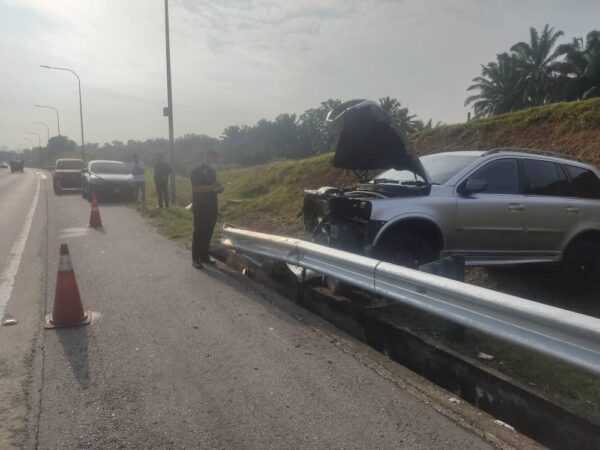Pegawai polis maut kereta terbabas