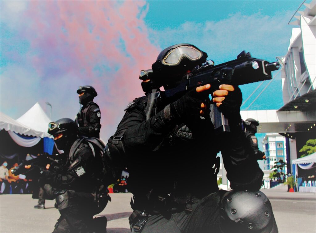 Elak campur tangan politik dalam pentadbiran PDRM - Utusan Malaysia