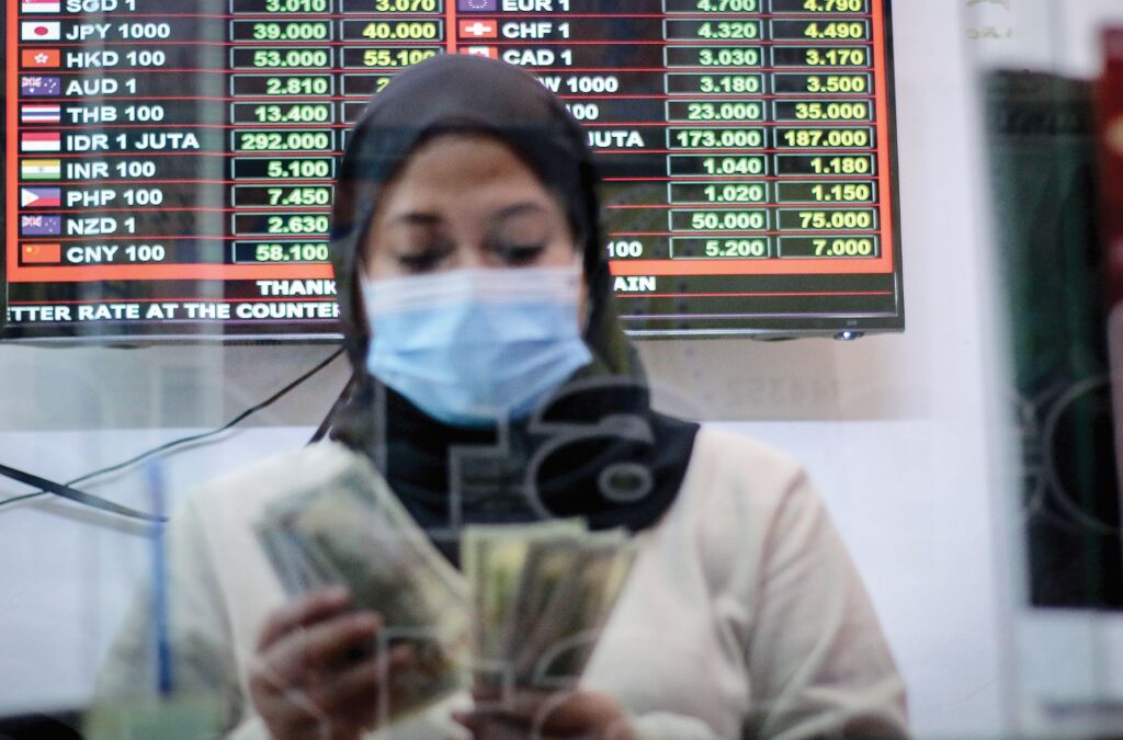 Kemerosotan ringgit boleh ditangani - Utusan Malaysia