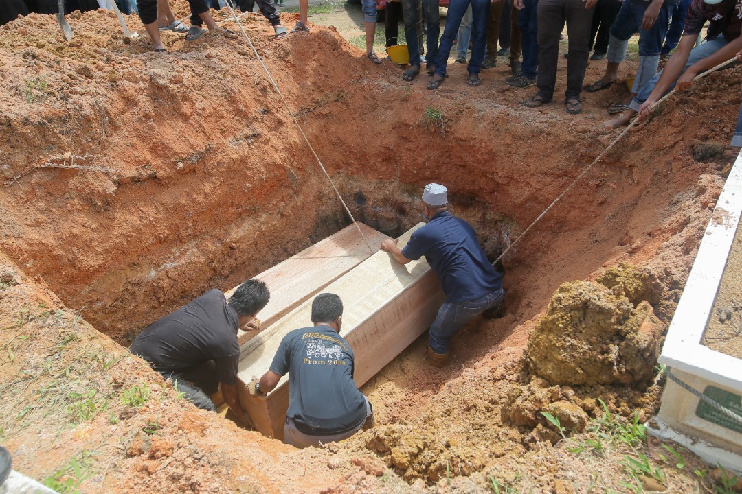 Selepas adik maut rentung, bapa pula meninggal dunia - Utusan Malaysia