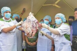 Gotong-royong Rewang Raya di Rumah Terbuka Malaysia