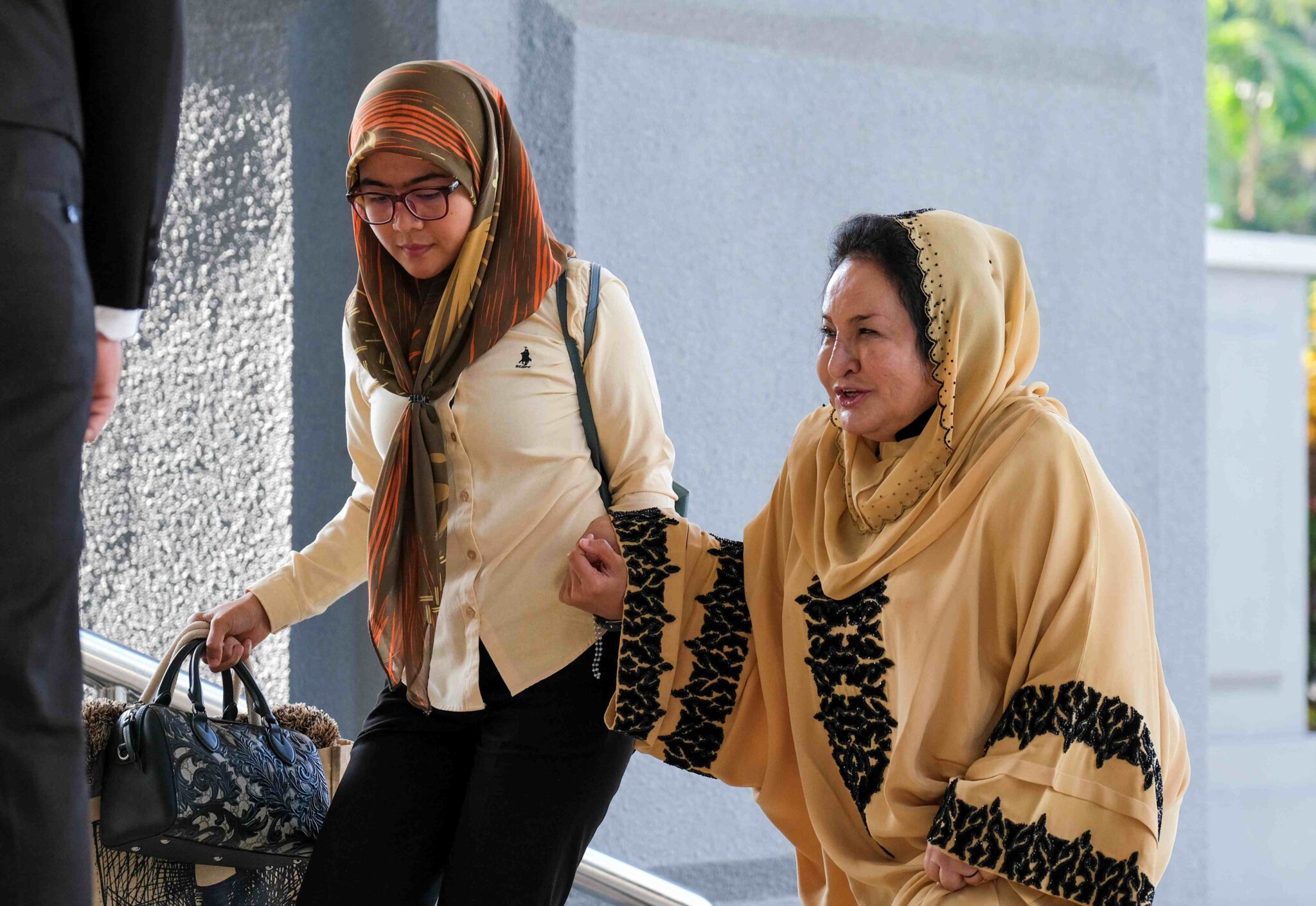 Kes kedua Rosmah bicara depan hakim baharu - Utusan Malaysia