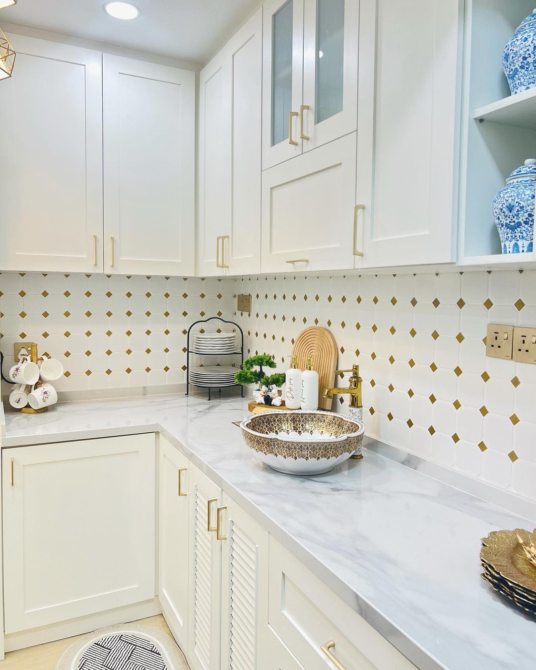 Elemen putih dan keemasan percik gaya mewah