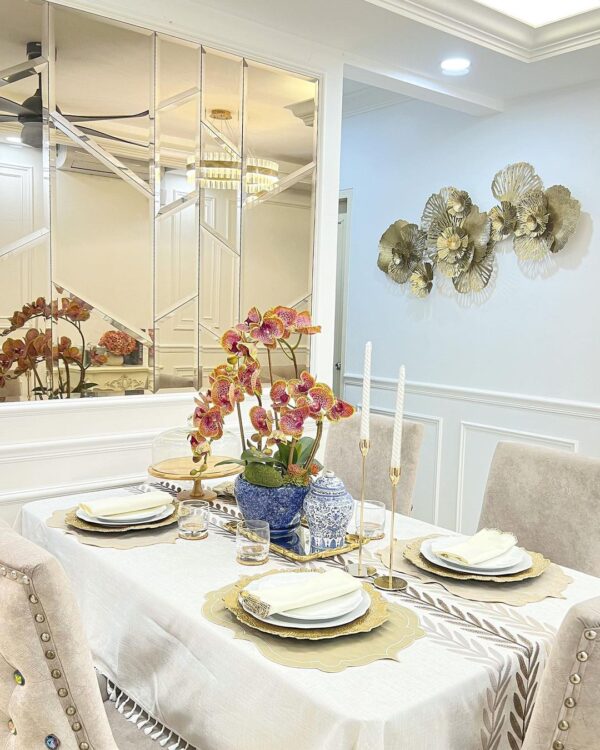 Elemen putih dan keemasan percik gaya mewah