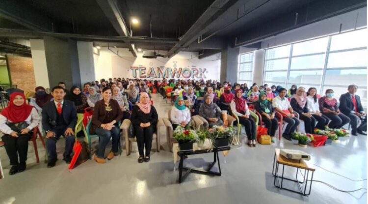Memperkasa budaya STEM dalam kalangan pelajar-pelajar B40