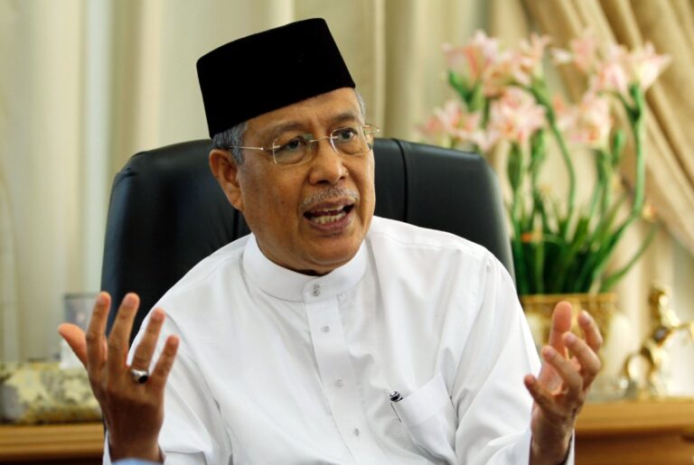 Suami isteri diikat, diacu parang penyamun bertopeng
