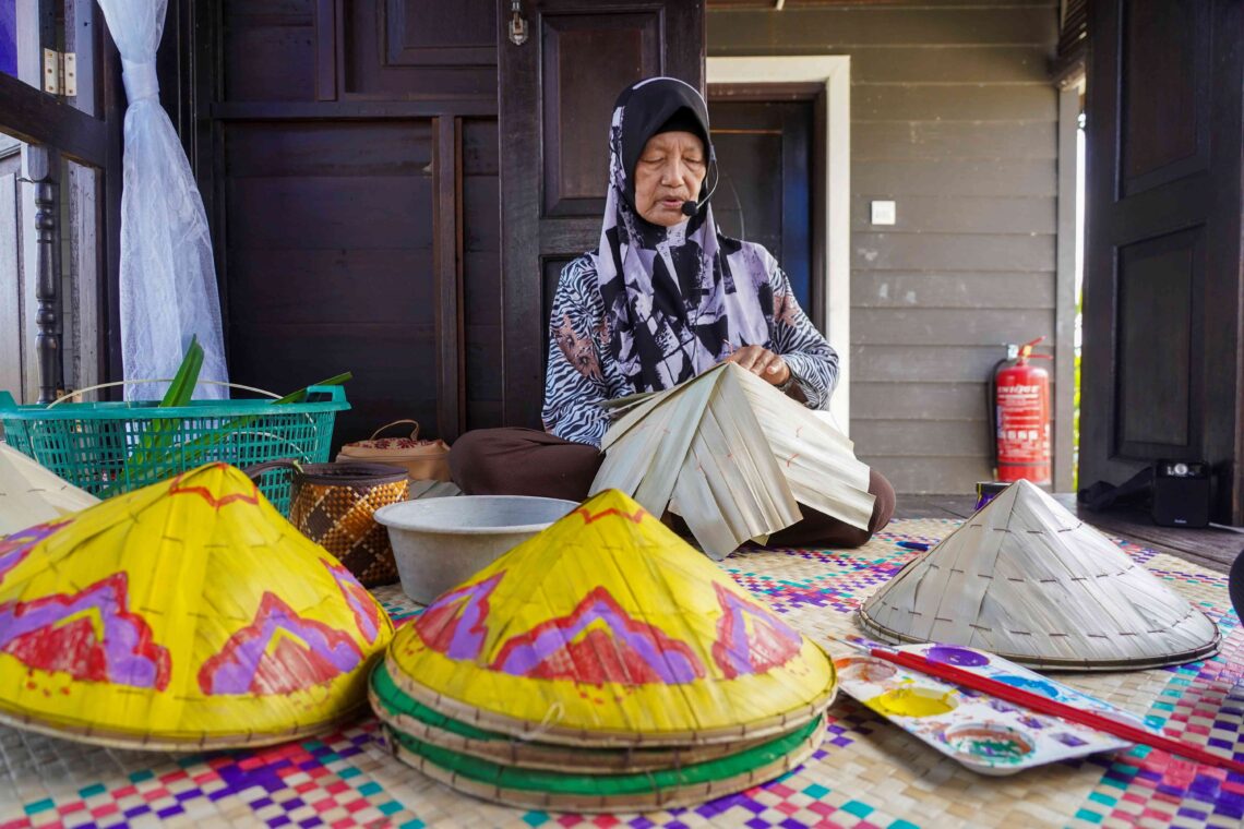 Kambing jantan calit putih di dahi - Utusan Malaysia