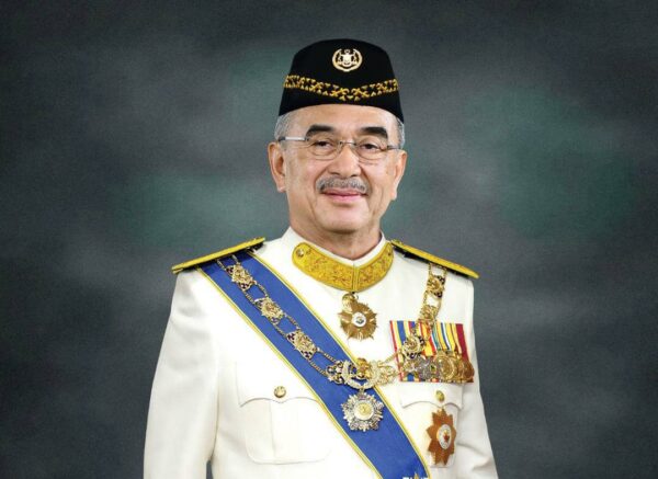 PM baharu: Serahkan kepada kebijaksaan Agong - TYT Melaka - Utusan Malaysia